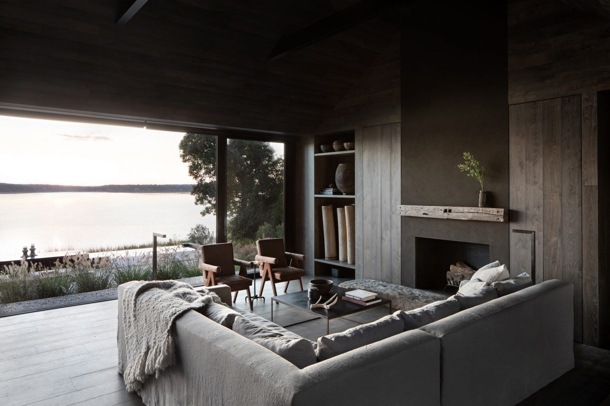 Adam Jordan’s Shagwong Residence Is A Sleek Waterfront Retreat In The ...