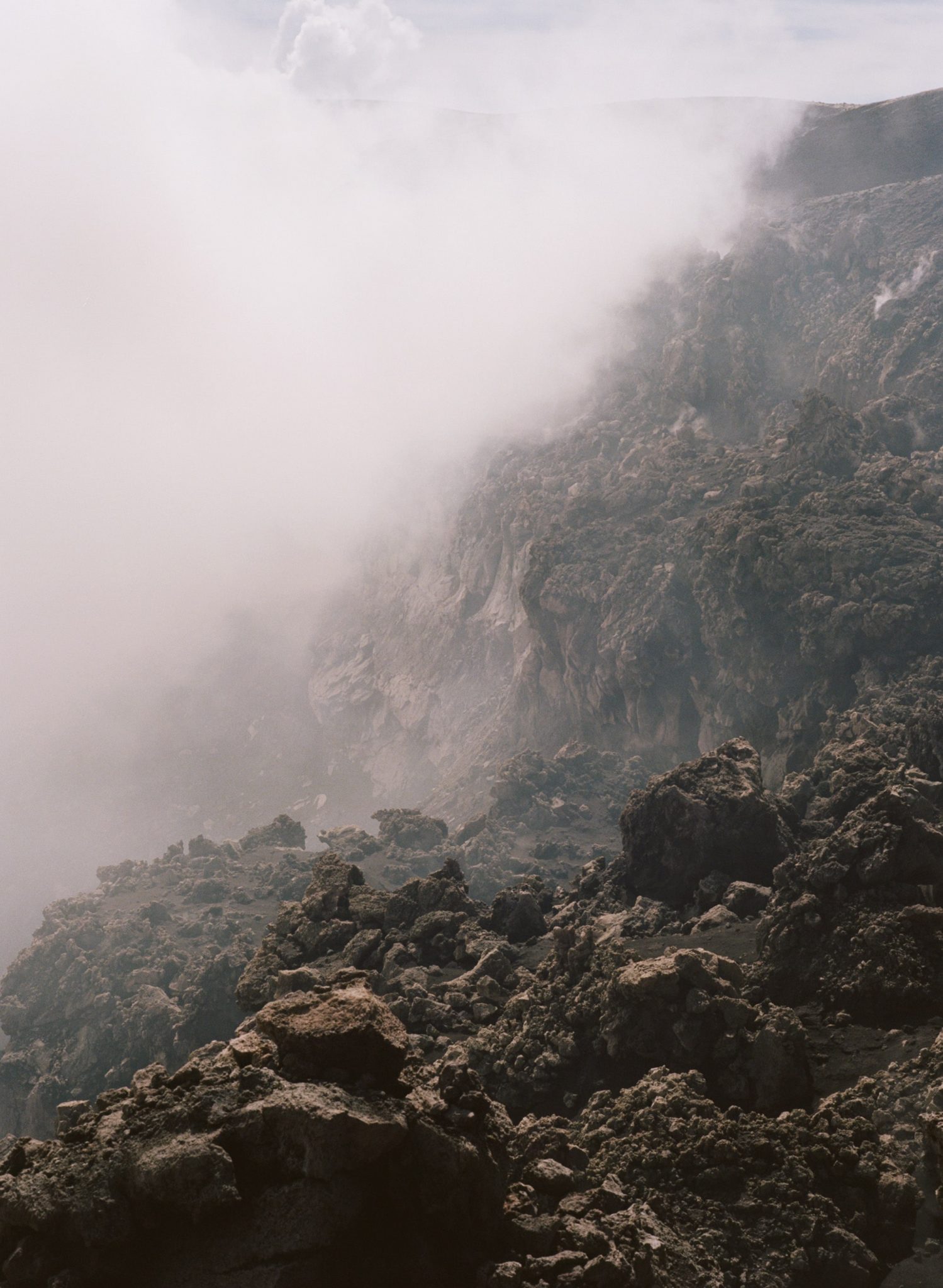 With Stunning Detail, Jess Gough Photographs The Earth’s Striking ...