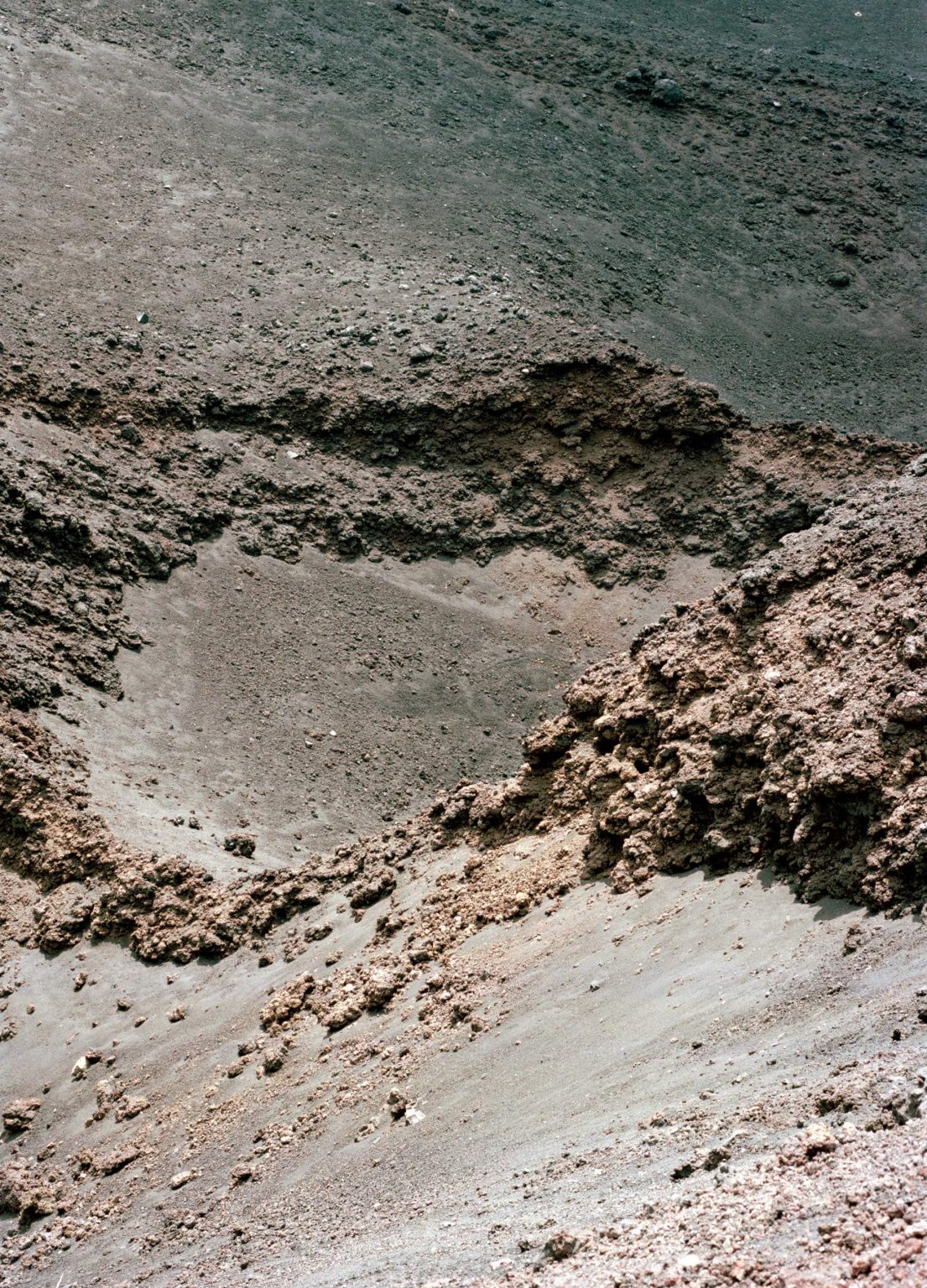 With Stunning Detail, Jess Gough Photographs The Earth’s Striking ...