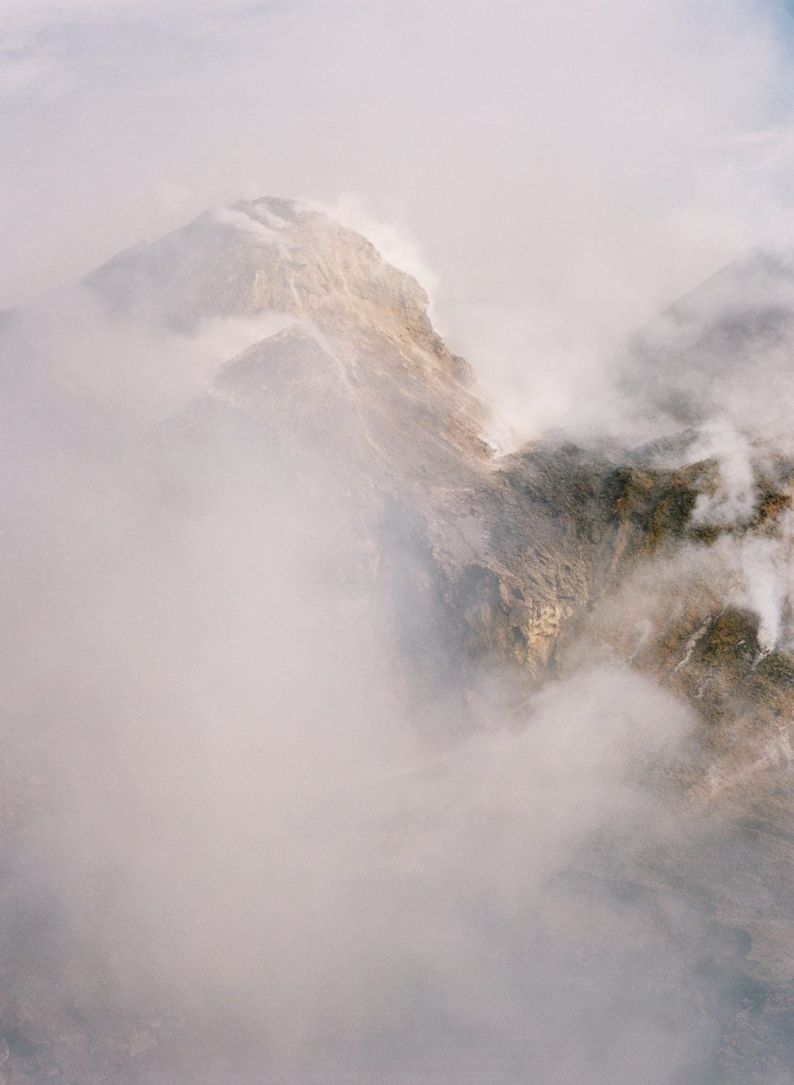 With Stunning Detail, Jess Gough Photographs The Earth’s Striking ...