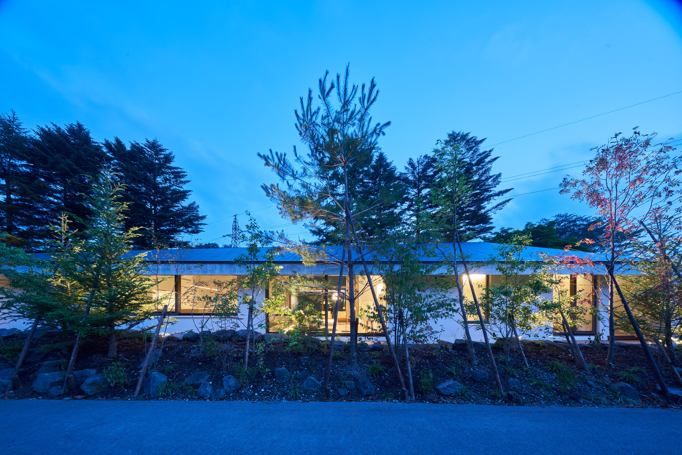 Nearby The Mountains, Japanese Firm READ & Architects Design A Modern ...