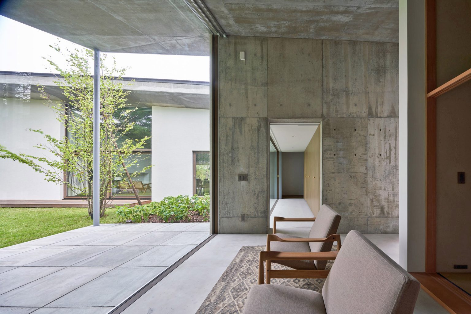 Nearby The Mountains, Japanese Firm READ & Architects Design A Modern ...