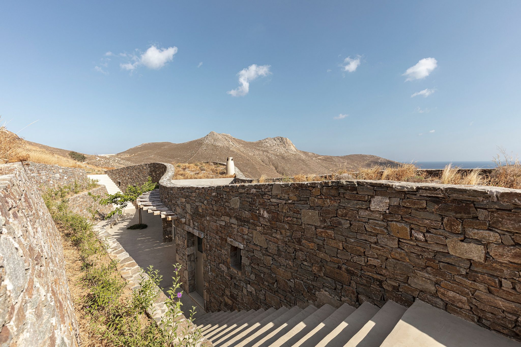 Sinas Architects Reimagine Traditional Cycladic Rural Homes With ...
