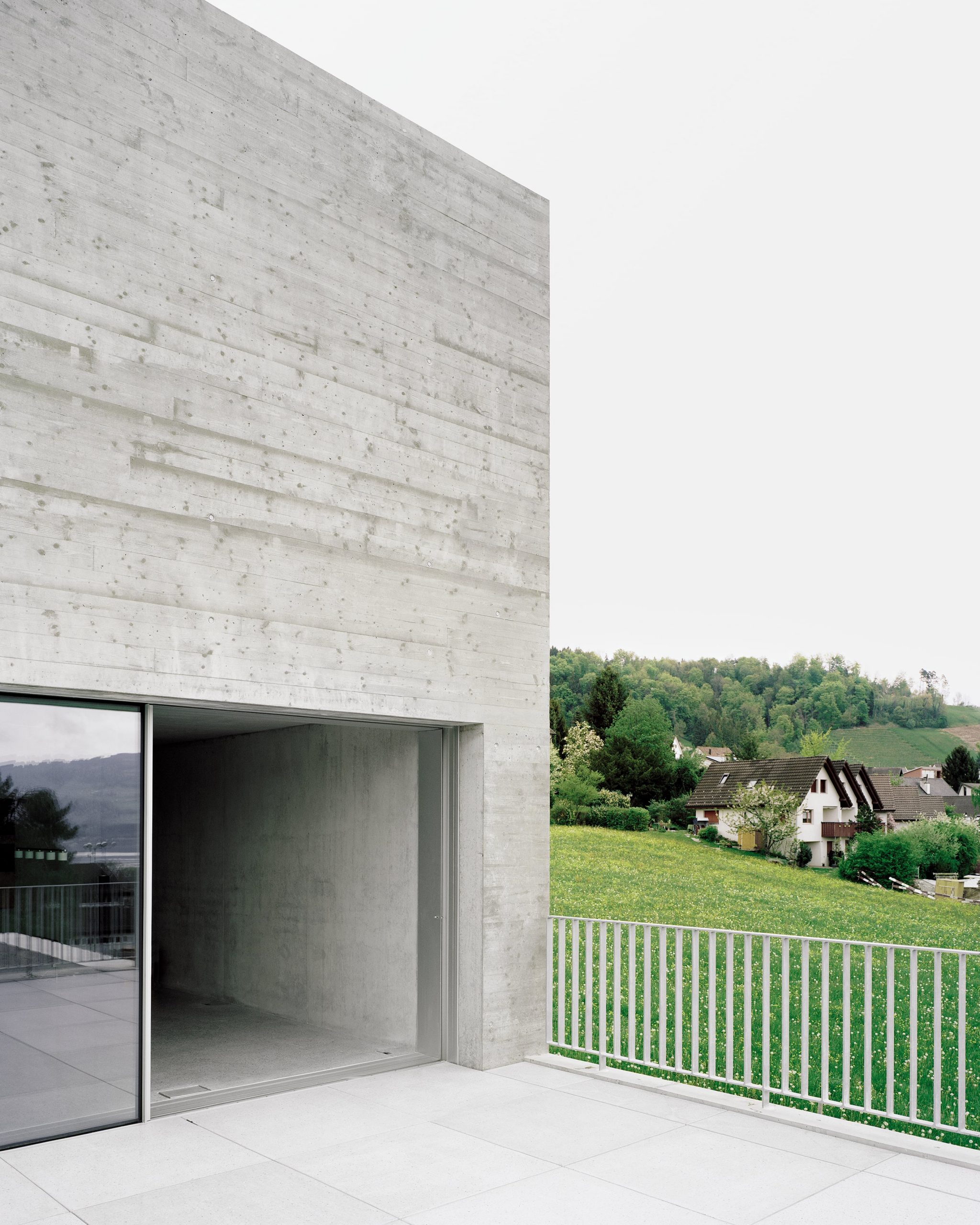 E2A’s Concrete Residence House B Offers Total Privacy From Passersby ...