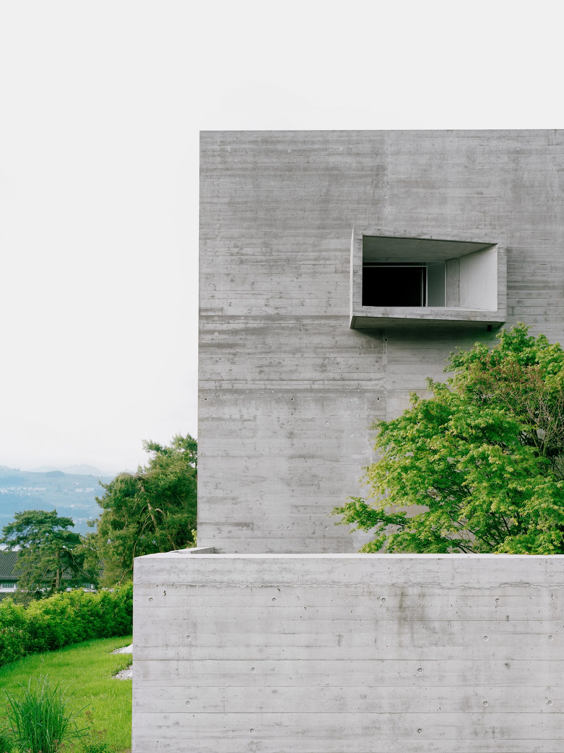 E2A’s Concrete Residence House B Offers Total Privacy From Passersby ...