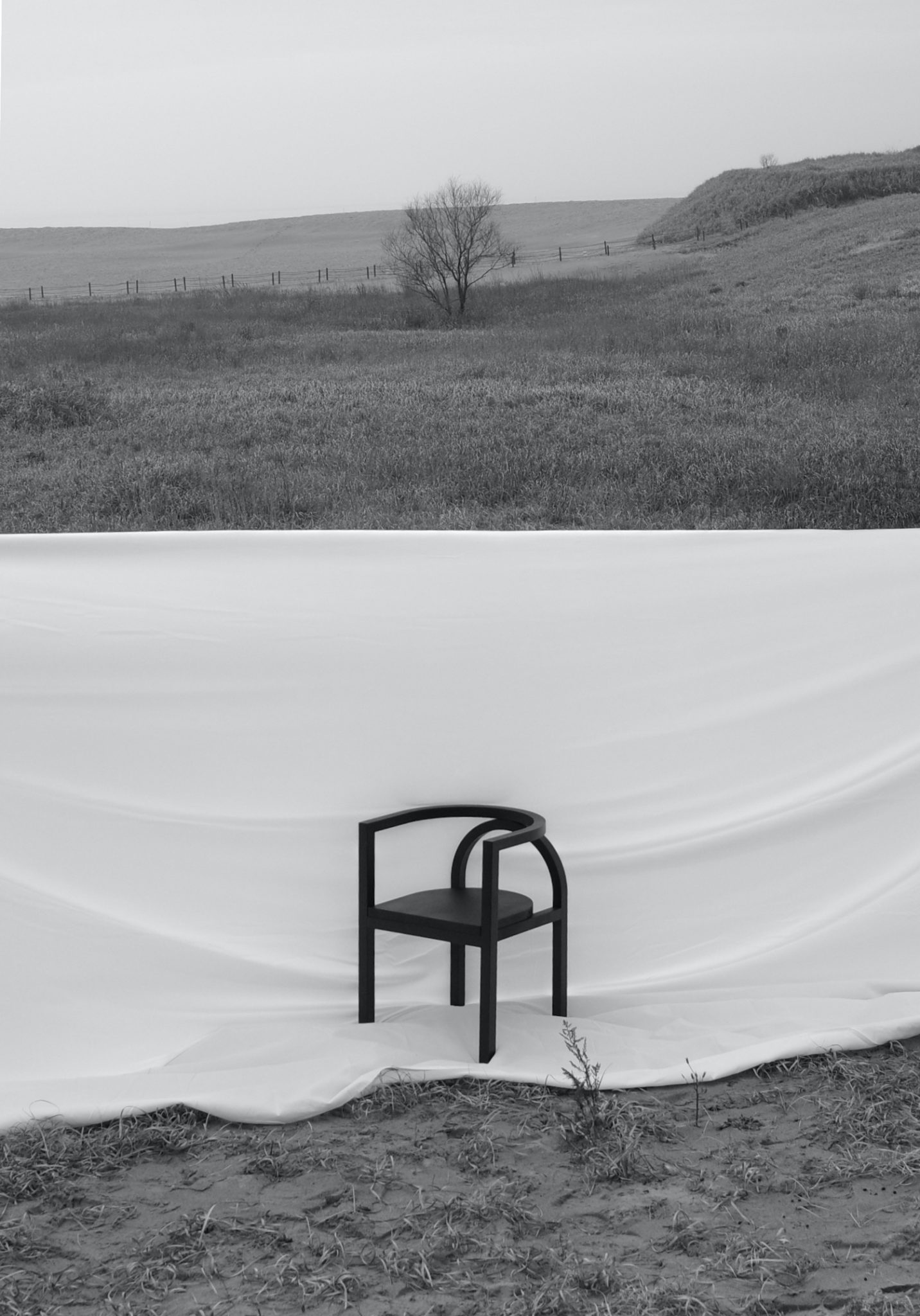 Finder’s Arch Chair Combines Minimalism With Sculptural Character - IGNANT