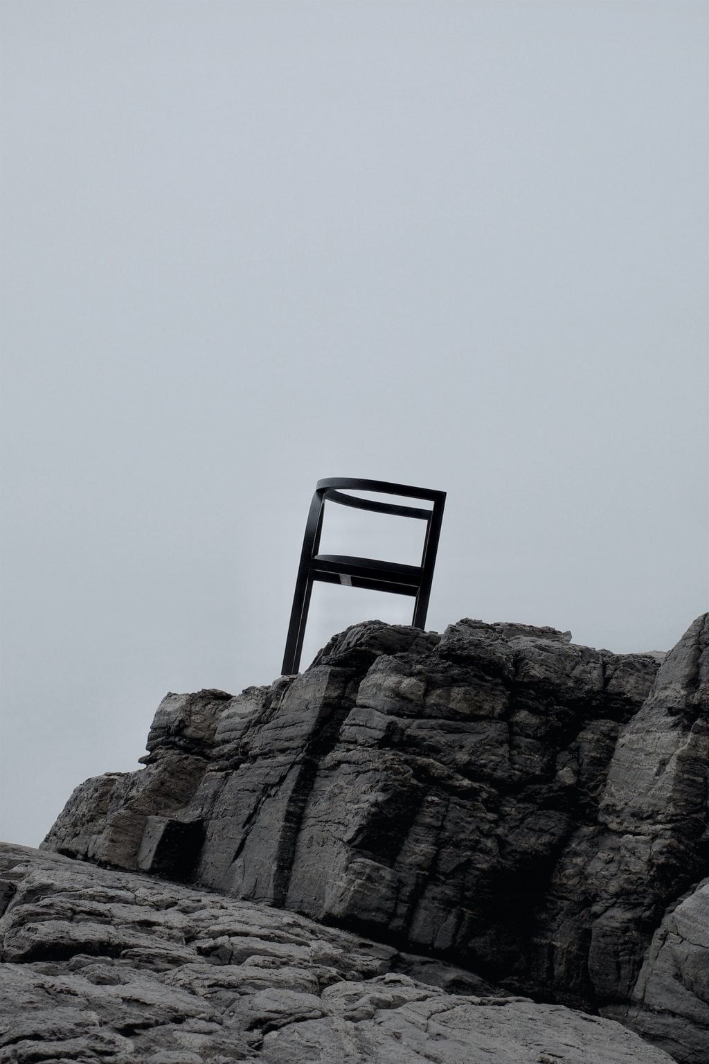 Finder’s Arch Chair Combines Minimalism With Sculptural Character - IGNANT