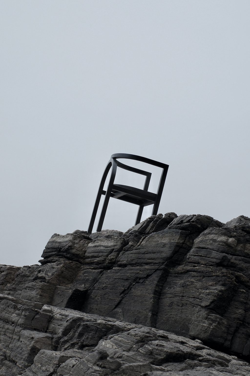 Finder’s Arch Chair Combines Minimalism With Sculptural Character - IGNANT