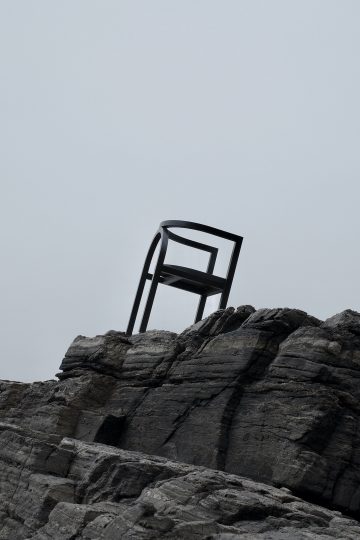 Finder’s Arch Chair Combines Minimalism With Sculptural Character - IGNANT