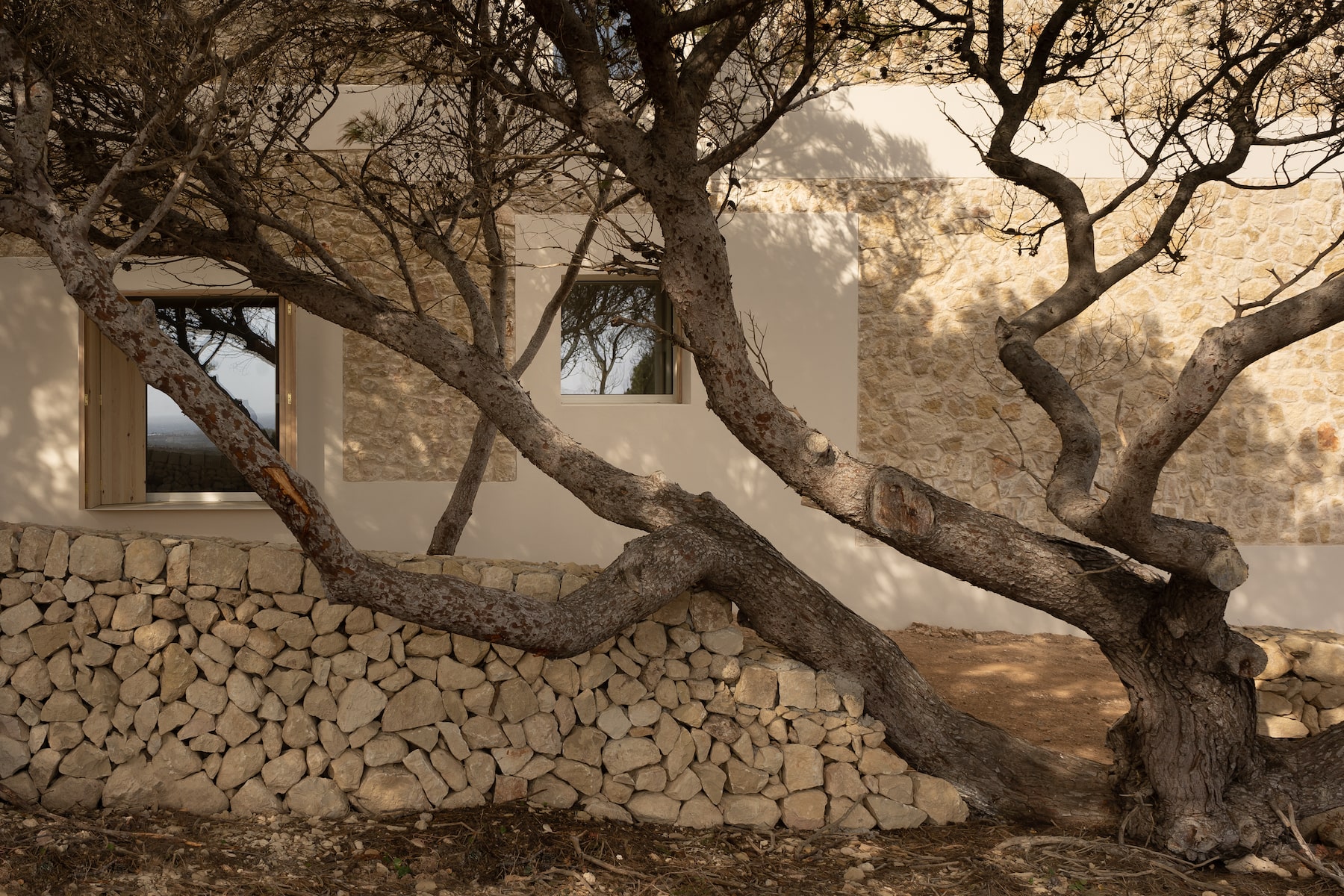 Nomo Studio’s Impressive Menorcan Stone House Prioritizes Sustainable ...