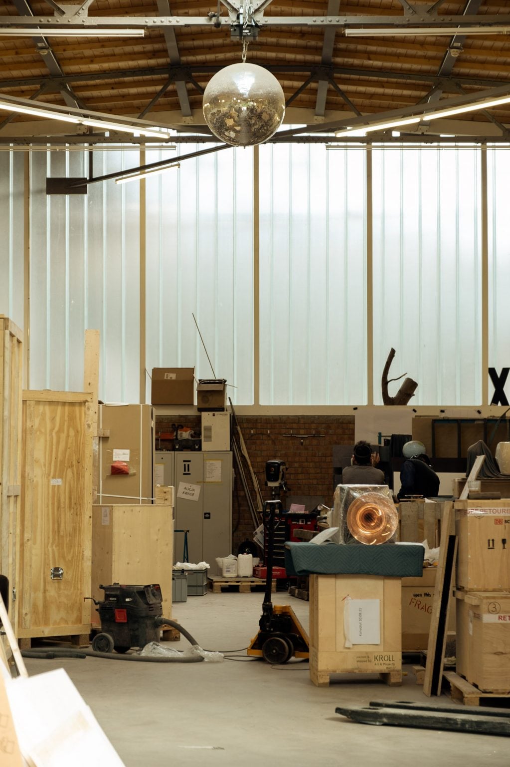 Inside The Studio Of Acclaimed Sculptor Alicja Kwade, A Force In The ...