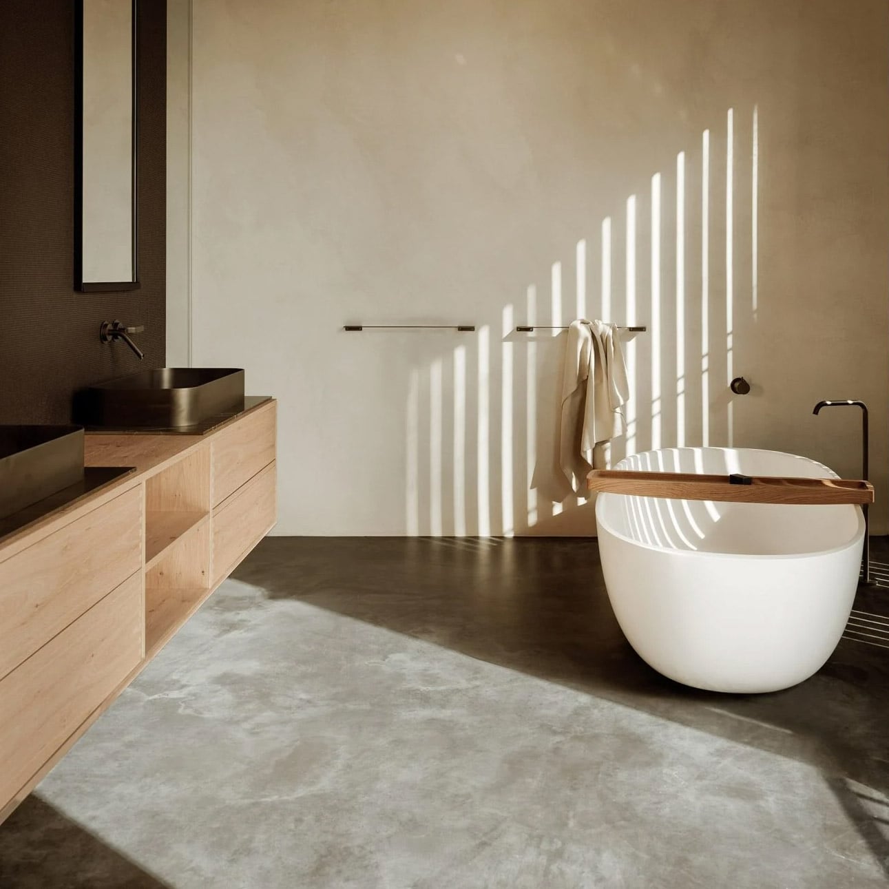 Paulsen & Nilsen Fill Villa Oslo With Pared-Back Furnishings And Warm ...