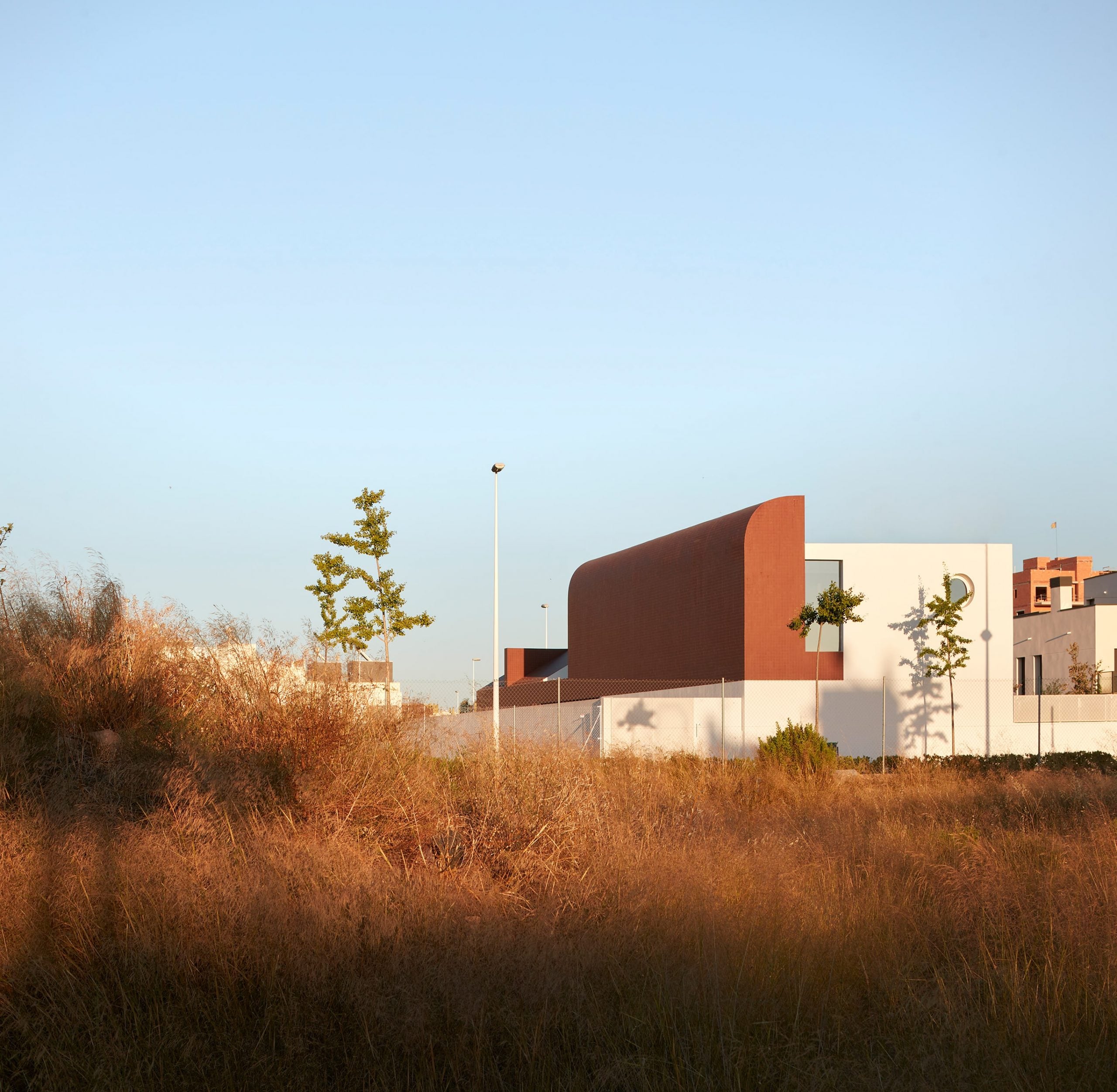 Curved And Pitched Forms Define Horma’s DM House In Valencia - IGNANT