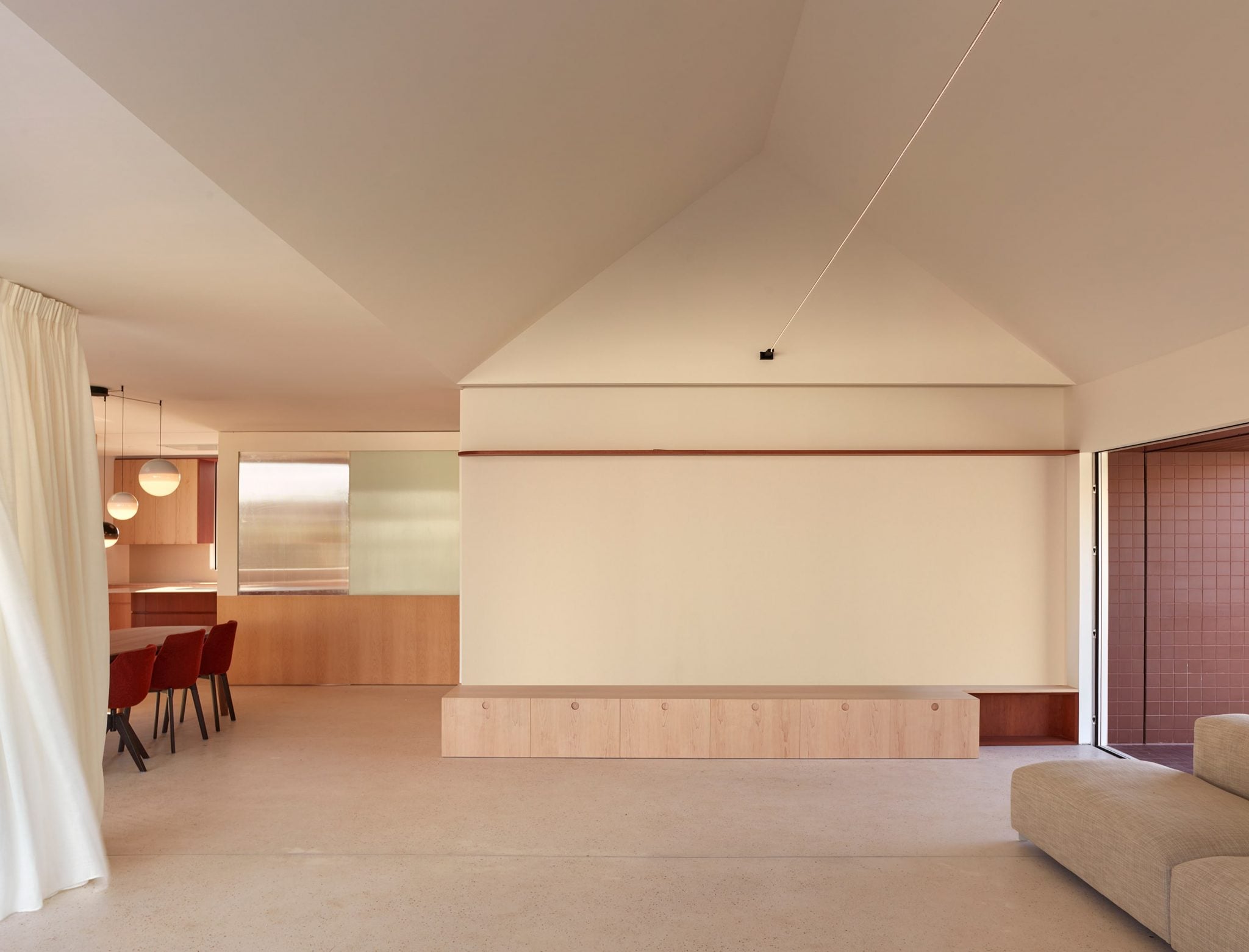 Curved And Pitched Forms Define Horma’s DM House In Valencia - IGNANT