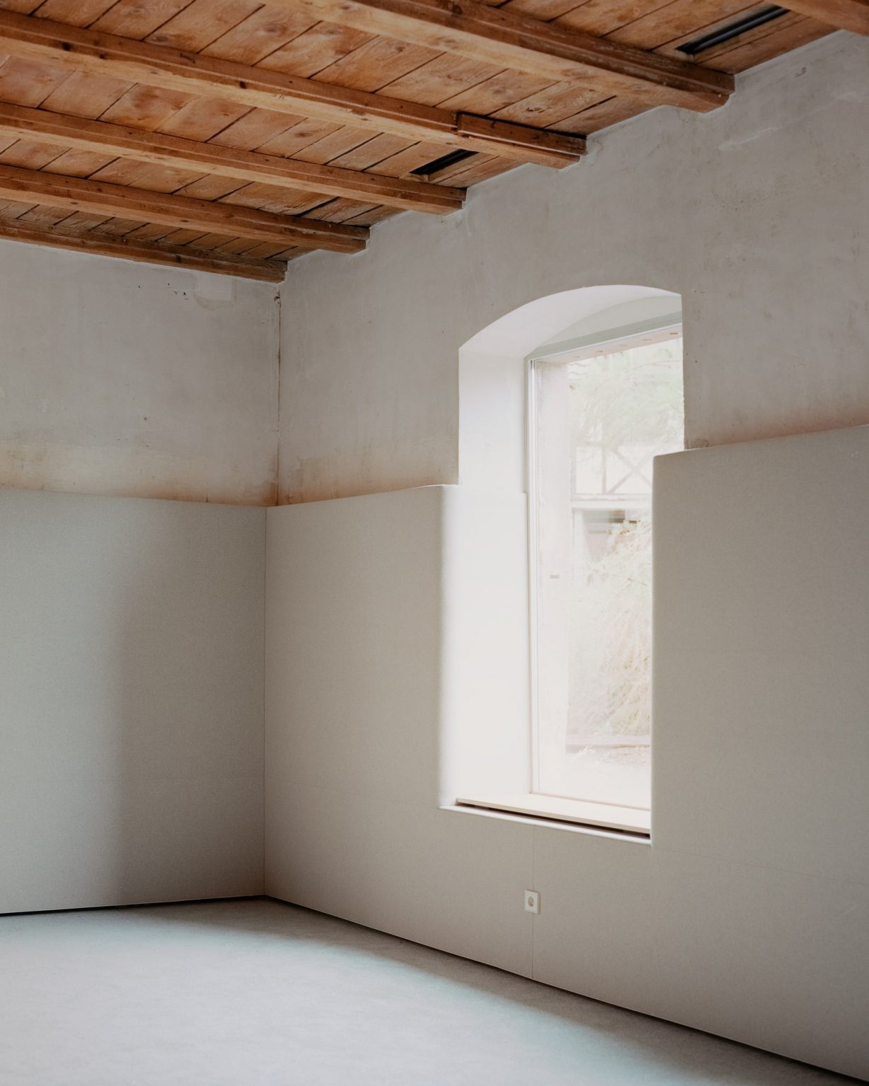 In The Region Of Alsace, Nara Converts A Carpentry Workshop Into A ...