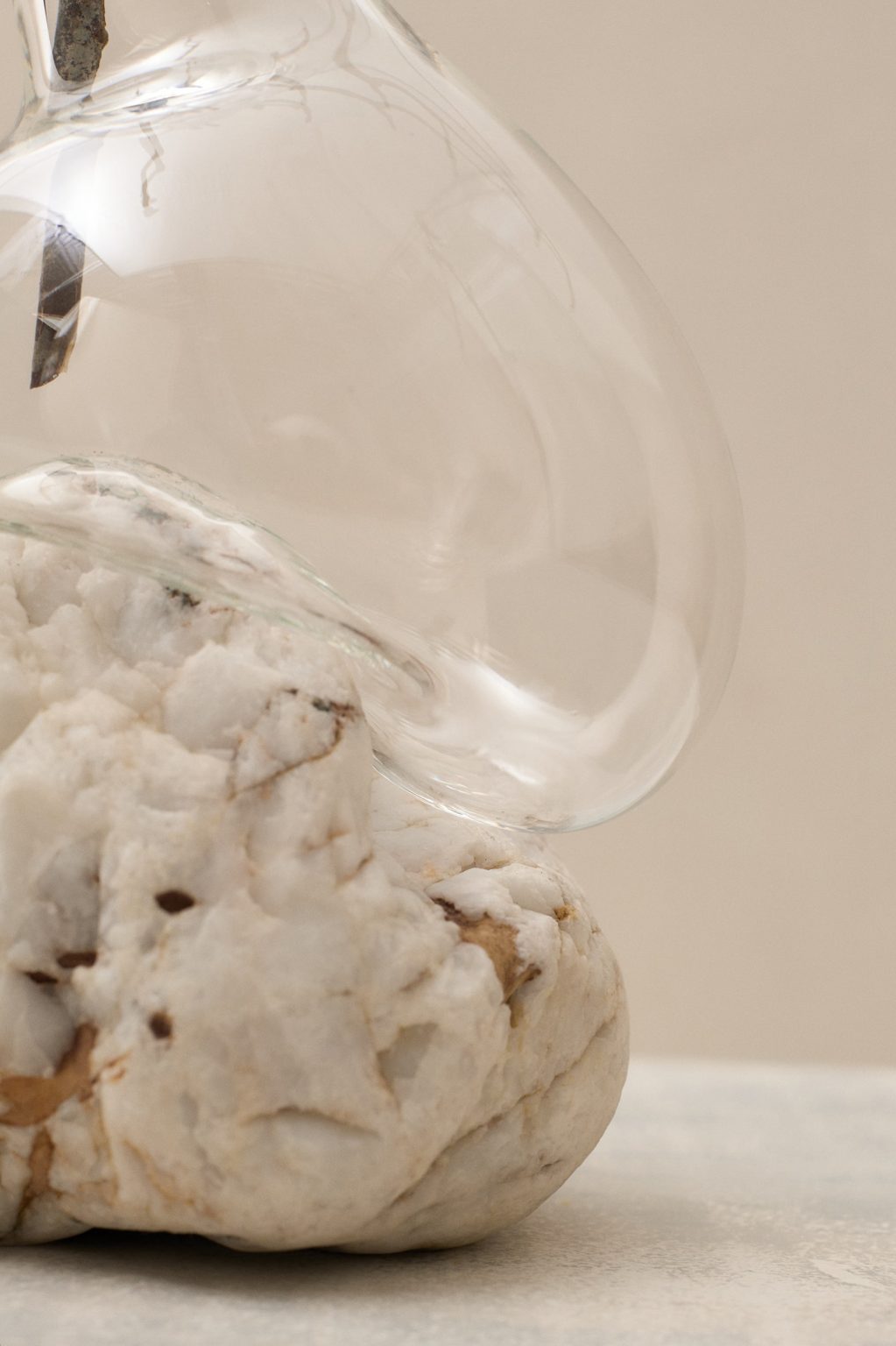 Shaped Around Rocks, Lætitia Jacquetton’s Stunning Glass Vases - IGNANT