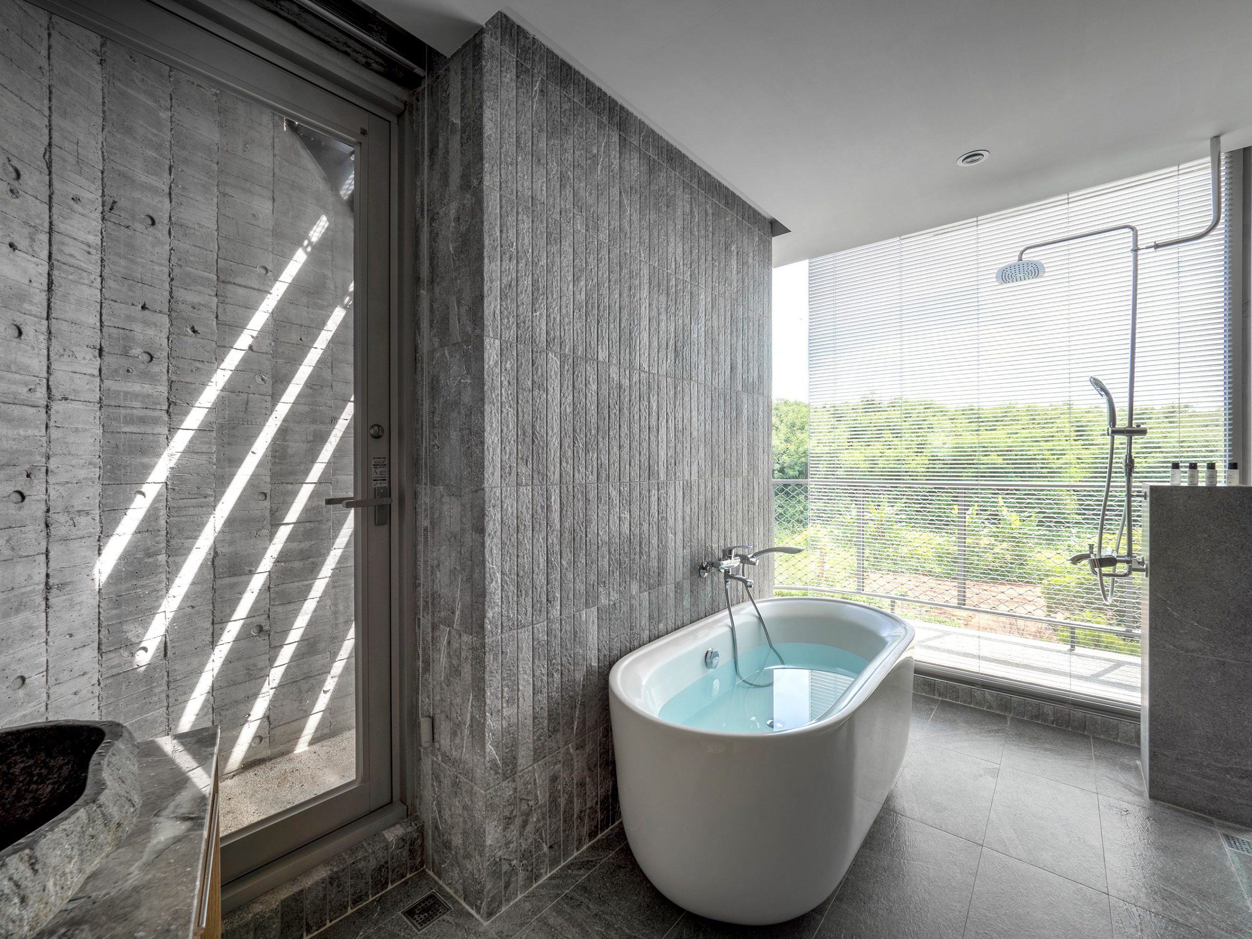 In Taiwan, The Wandering Walls By XRANGE Architects Curves Out Towards ...