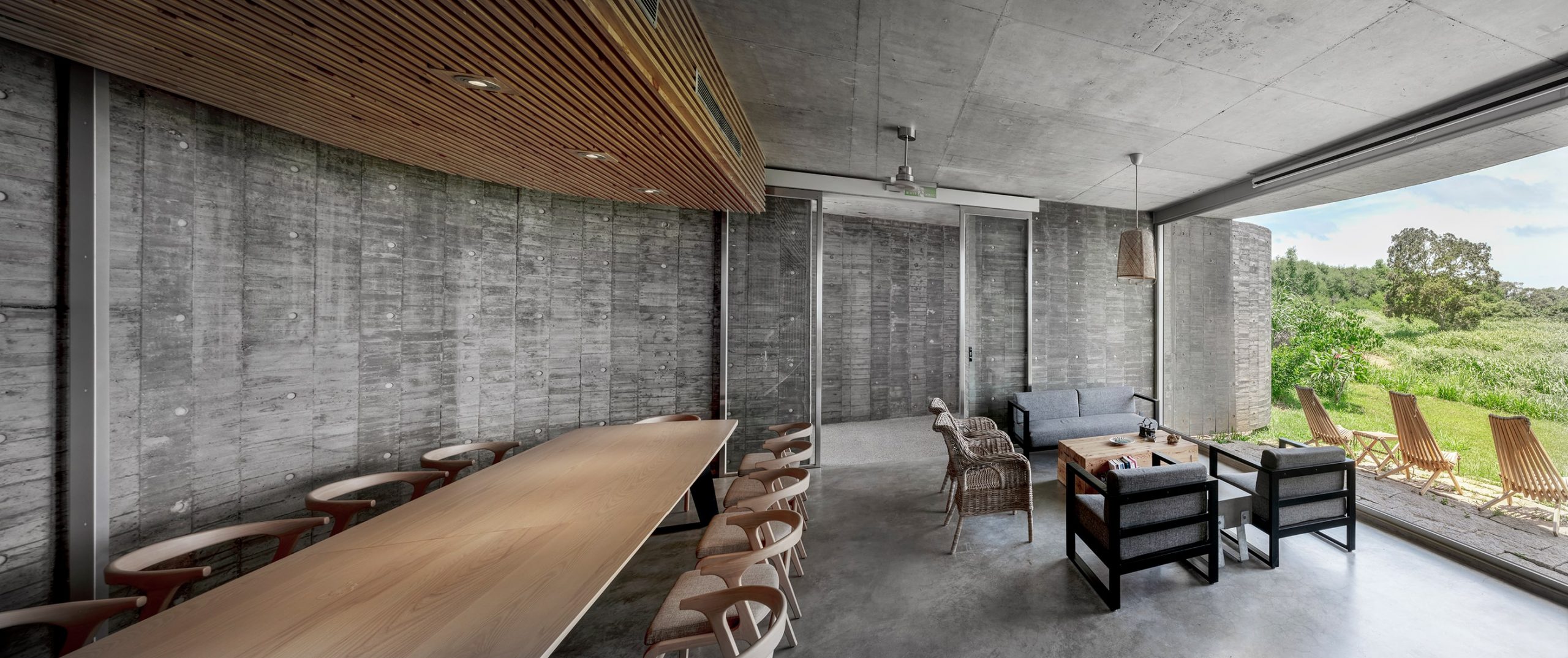 In Taiwan, The Wandering Walls By XRANGE Architects Curves Out Towards ...