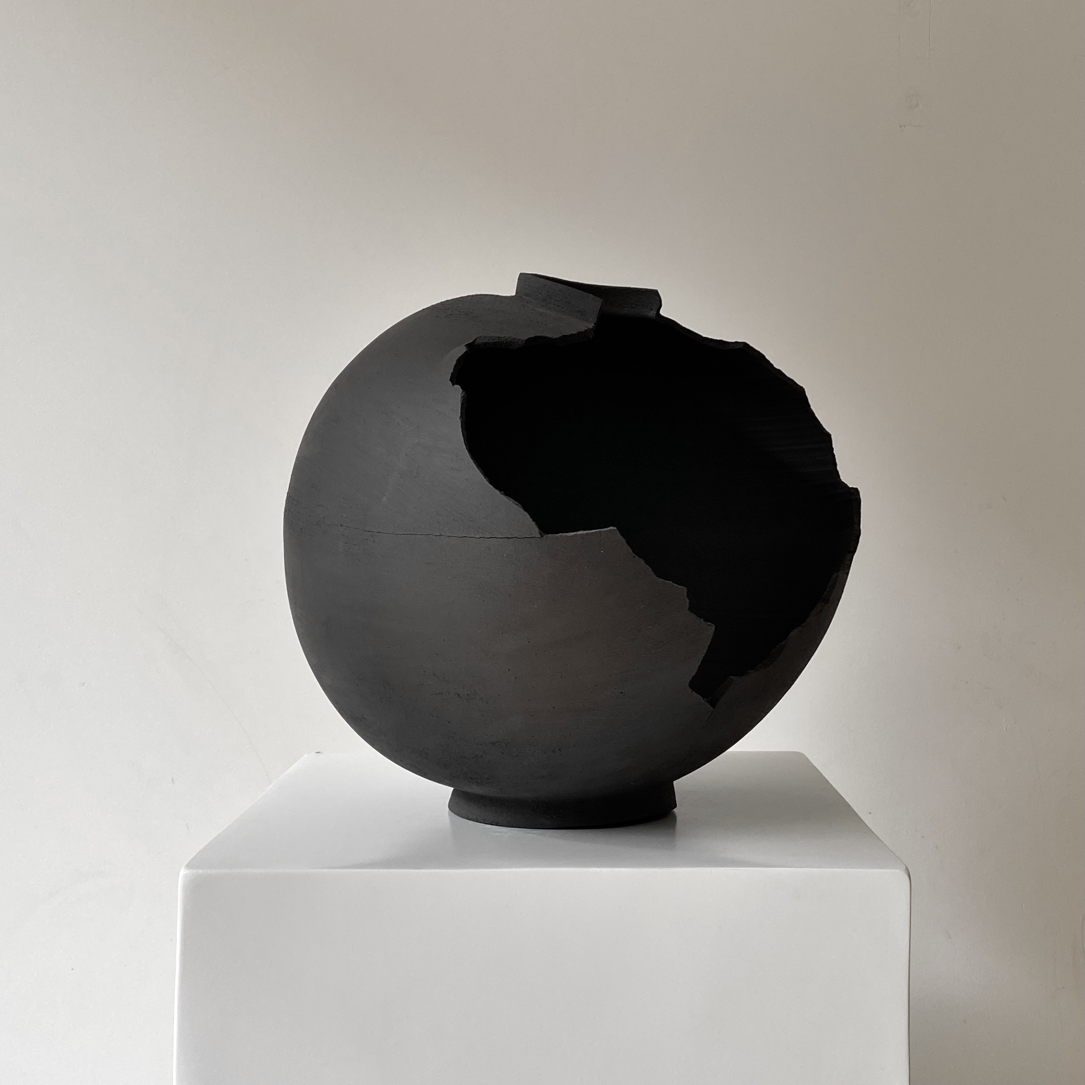 A Tale Of Perfect Imperfection: Ceramicist Laura Pasquino On Her Raw ...