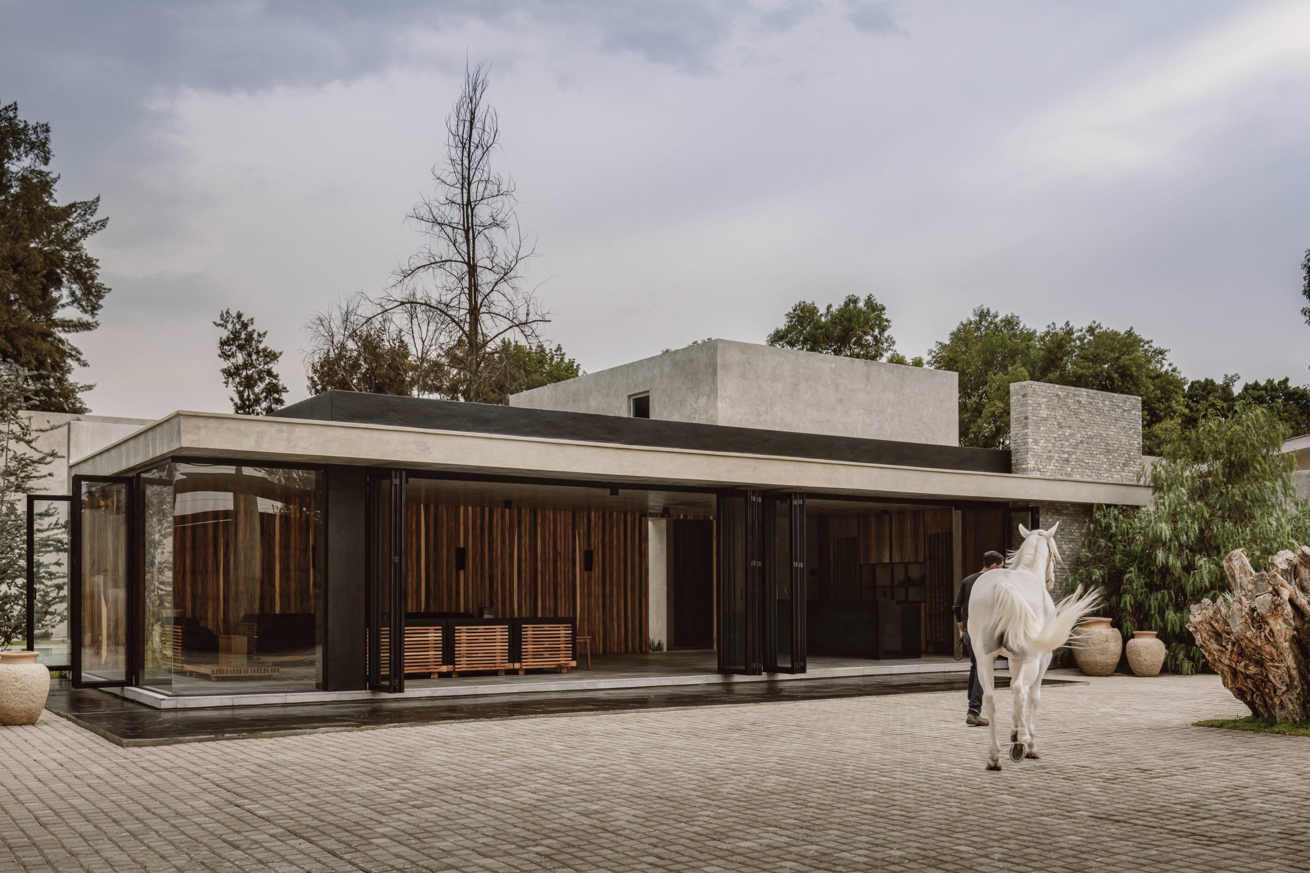 Casa Mate By Araujo Galvan Arquitectos Is A Study Of Simplicity And ...