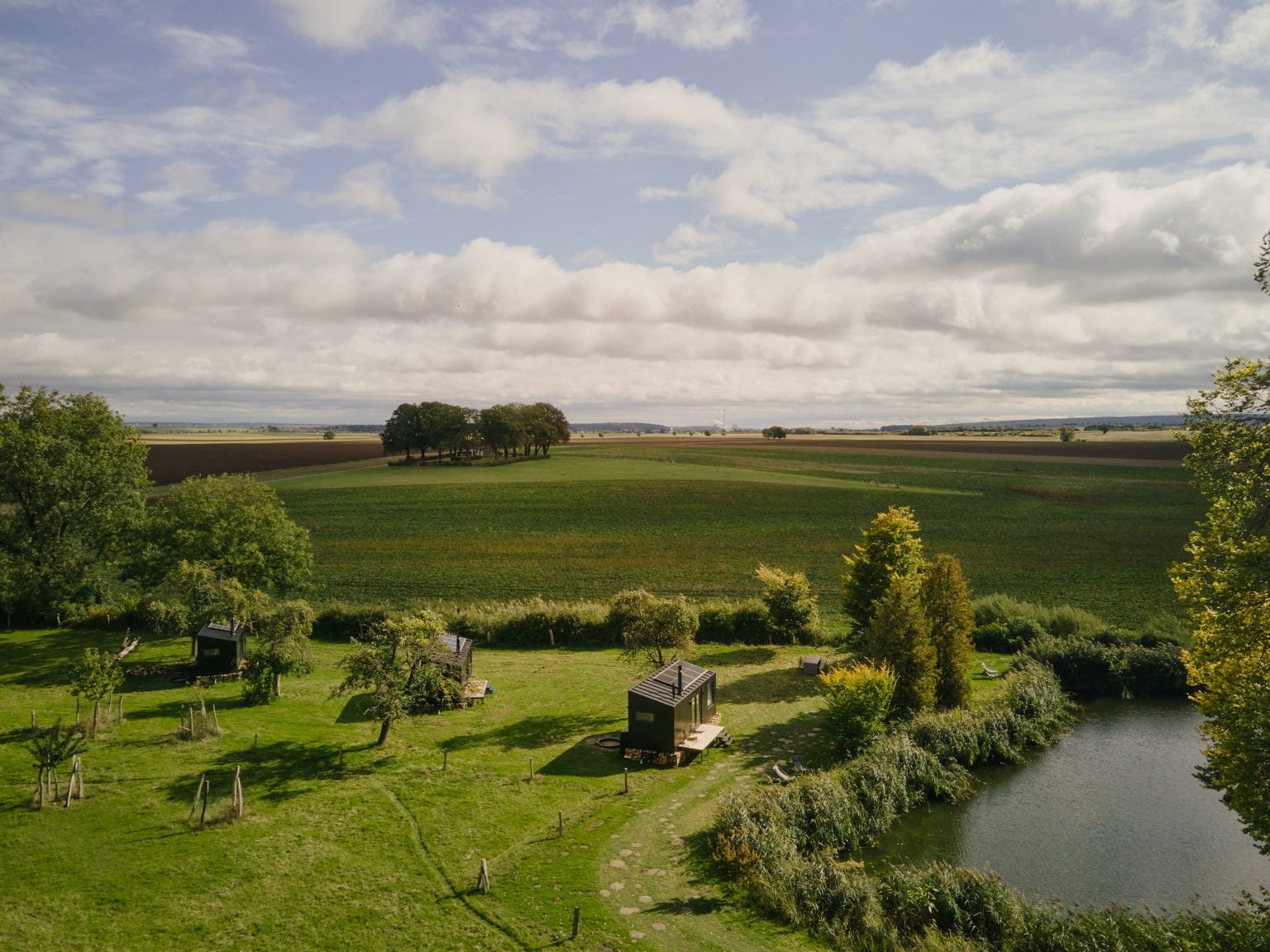 Raus: The Serenity-Inducing Cabins At One With Their Natural ...