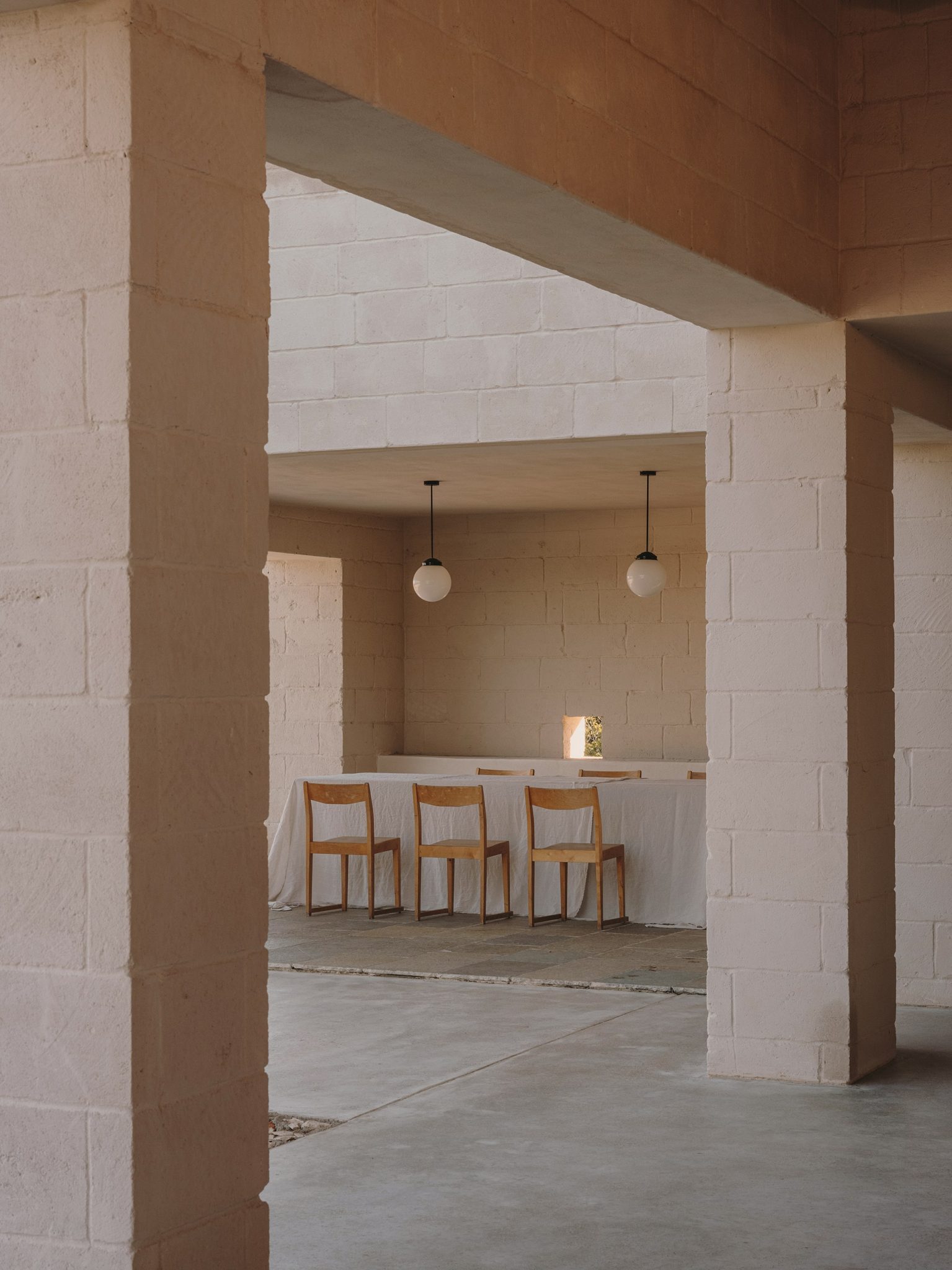 Peace And Serenity Prevail At Studio Andrew Trotter’s Casa Maiora - IGNANT