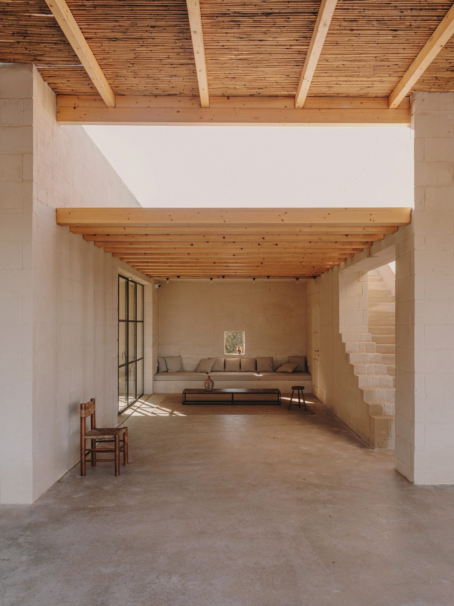 Peace And Serenity Prevail At Studio Andrew Trotter’s Casa Maiora - IGNANT