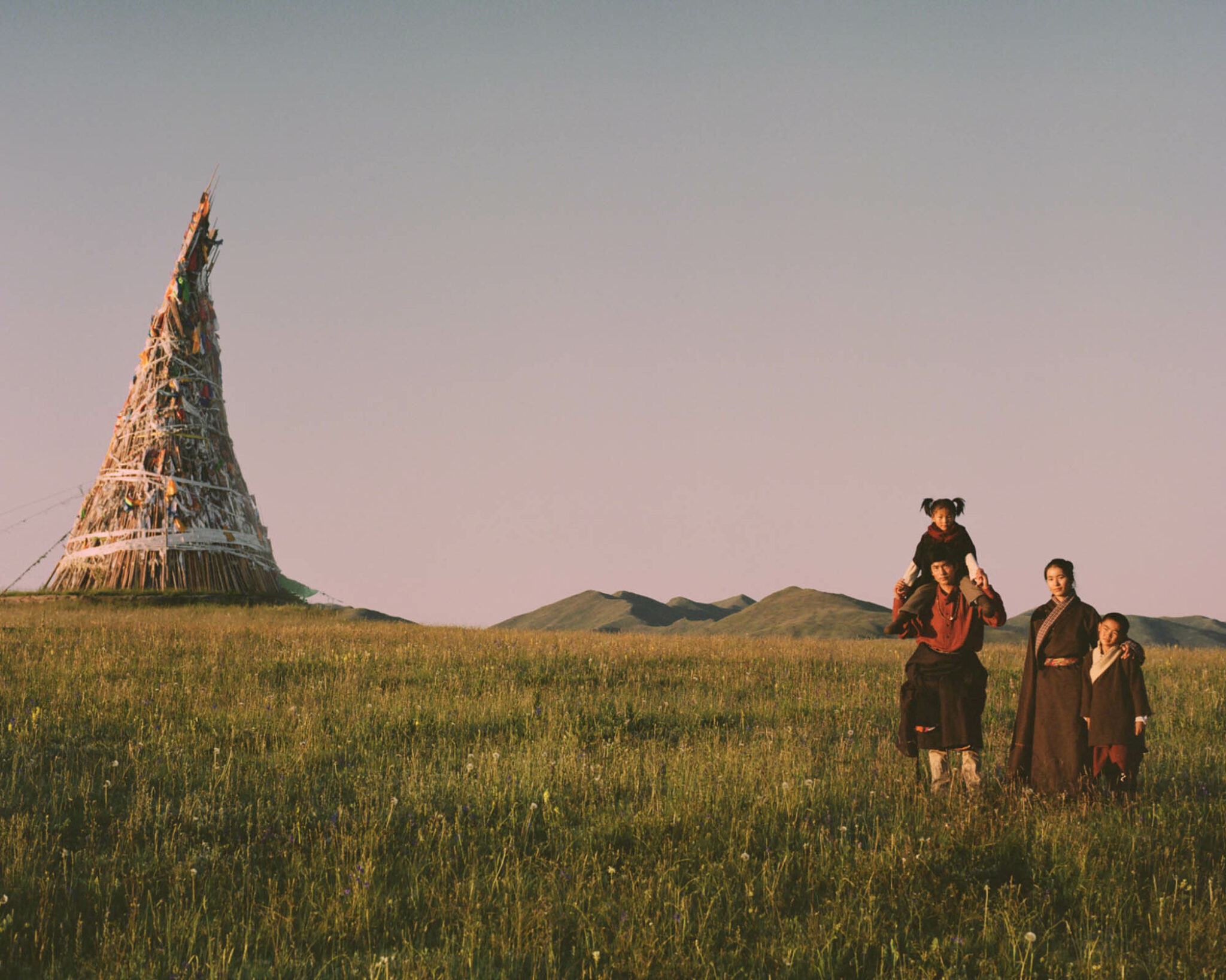 Dyal Thak—A Poetic Photo Series By Kin Coedel About A Human Connection ...