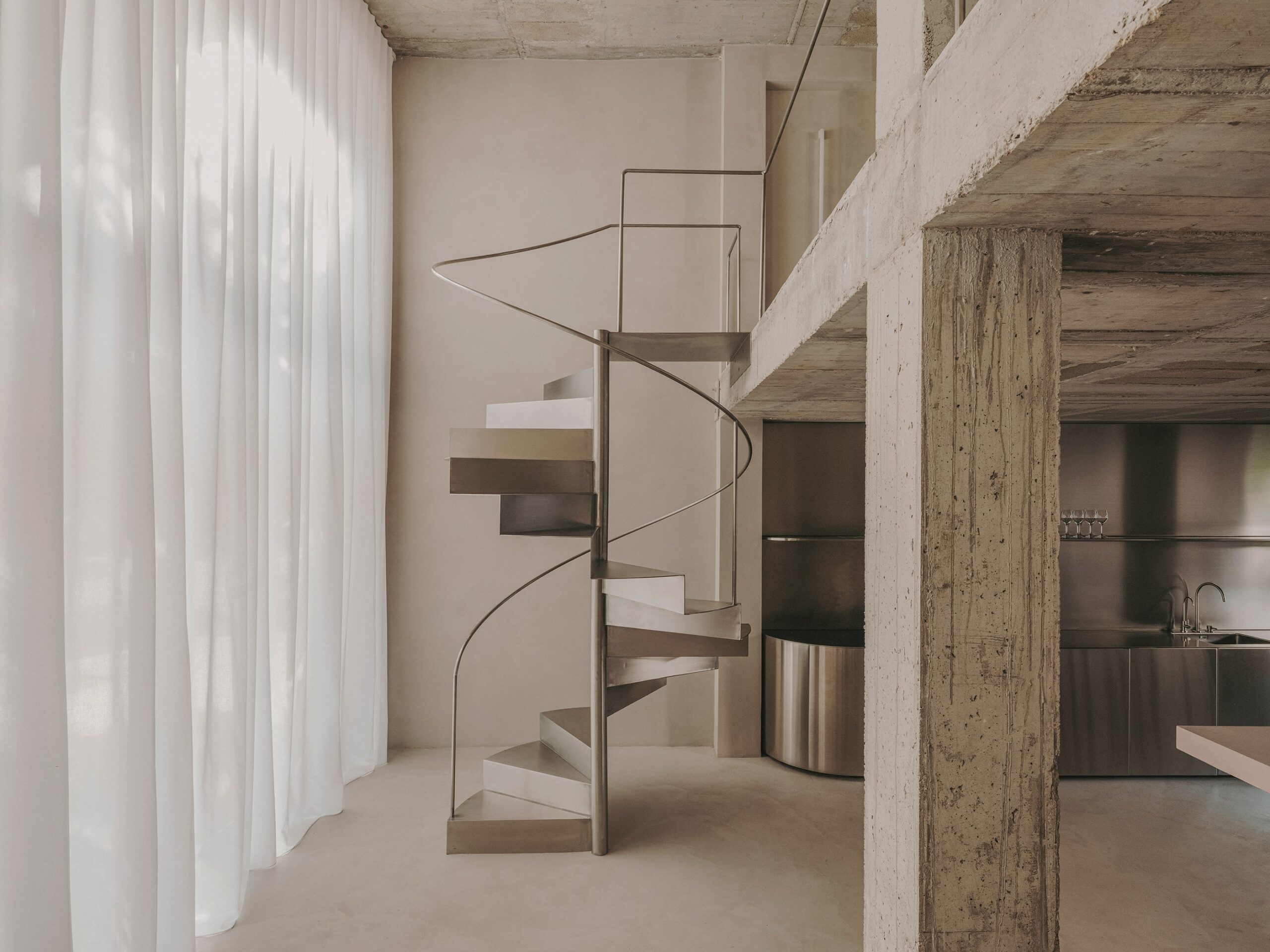 Bright And Dream-like: Andrés Reisinger’s New Studio Designed By Isern ...