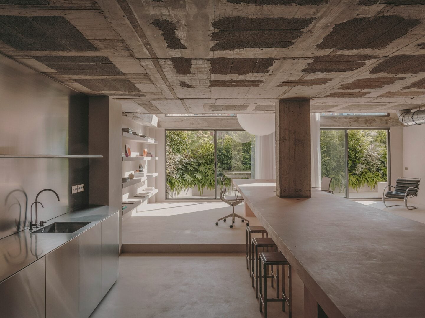 Bright And Dream-like: Andrés Reisinger’s New Studio Designed By Isern ...