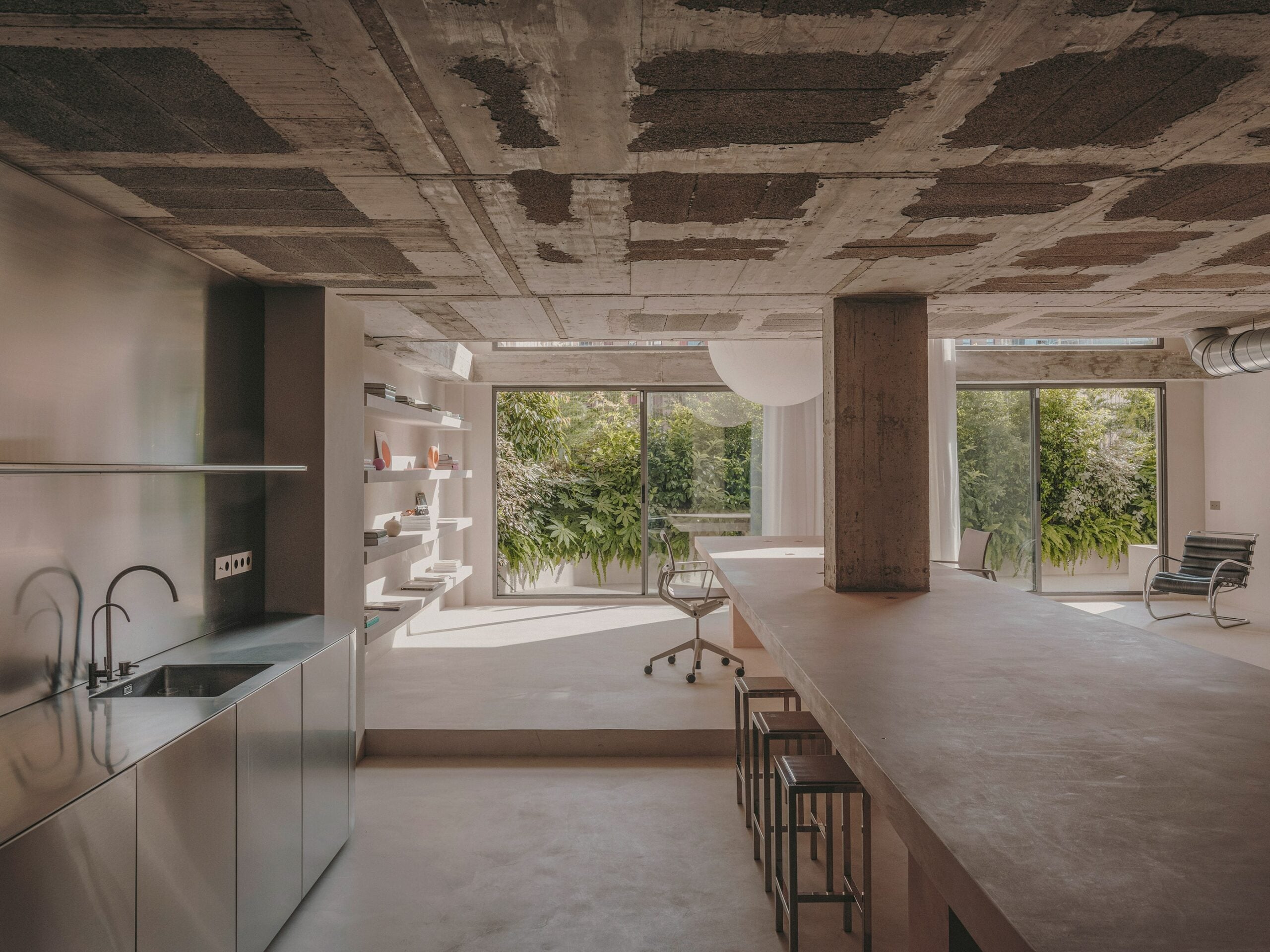 Bright And Dream-like: Andrés Reisinger’s New Studio Designed By Isern ...