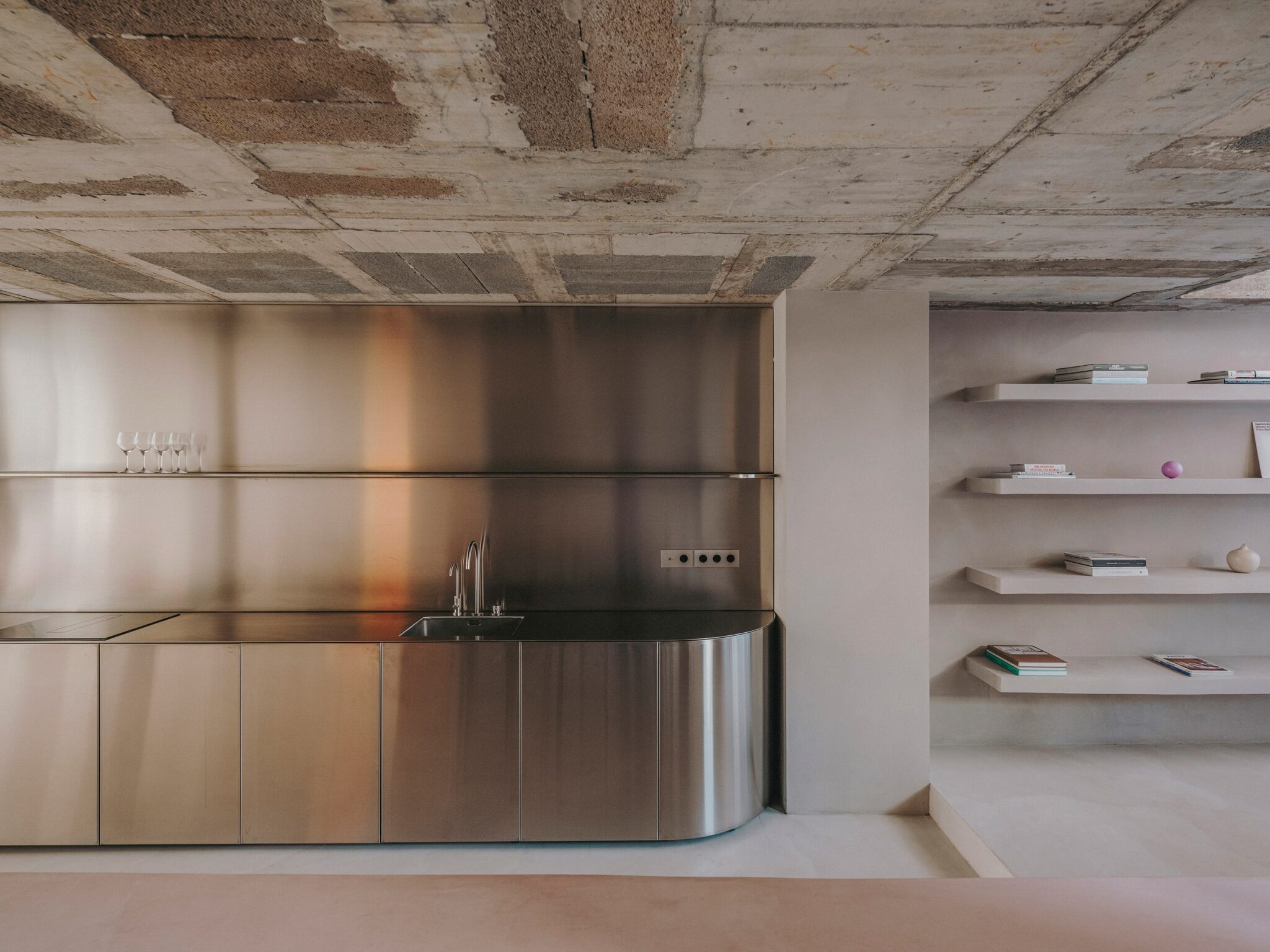 Bright And Dream-like: Andrés Reisinger’s New Studio Designed By Isern ...