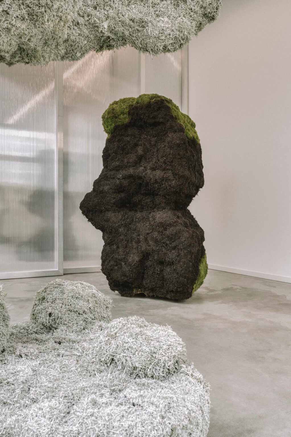 Studio Lilo’s Living Sculptures Reimagine Floral Design - IGNANT