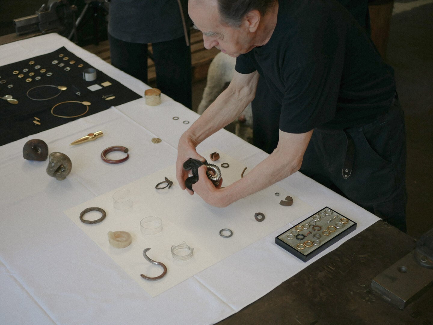Essential Forms in Modern Jewelry: ORFÈVRE Presents Walter Wittek - IGNANT